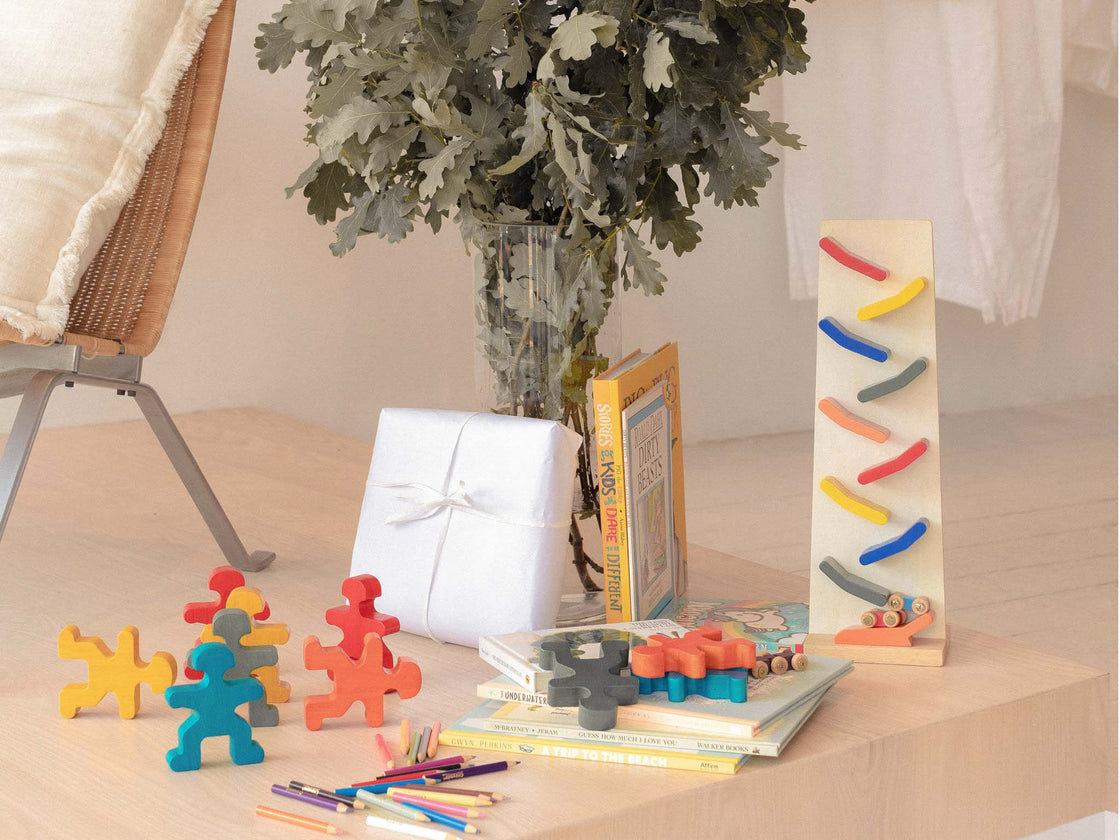 The Smith Family – Assembly Label