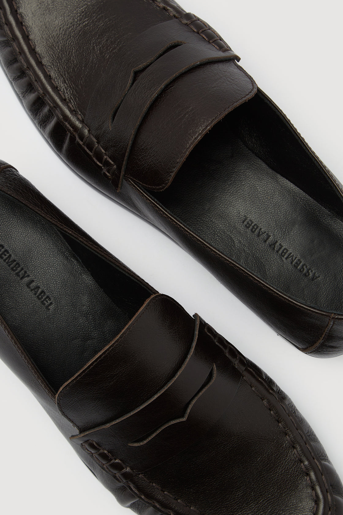 Avenue Leather Loafer Crinkle Umber | Assembly Label