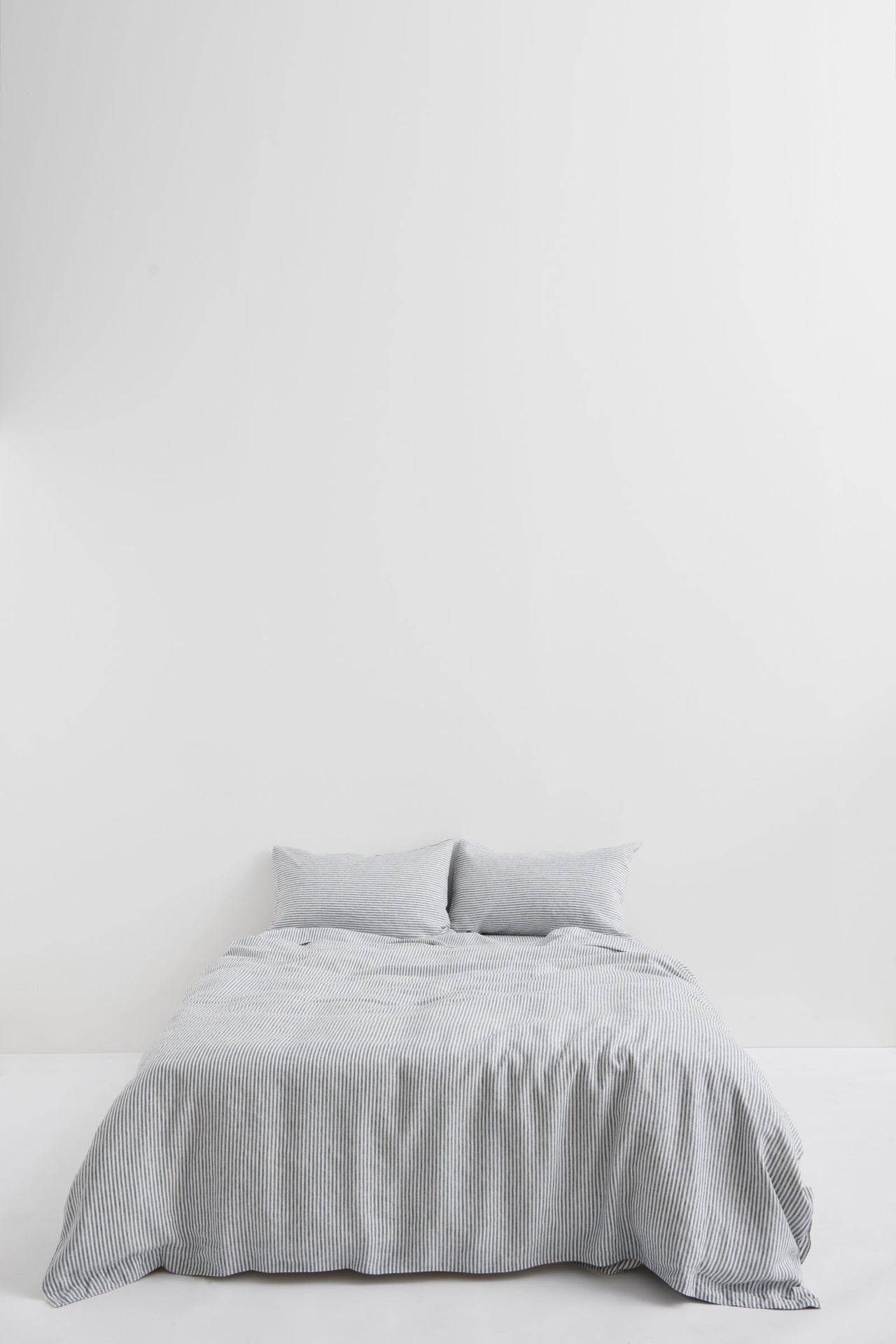 Linen Duvet Cover Ocean Stripe | Assembly Label