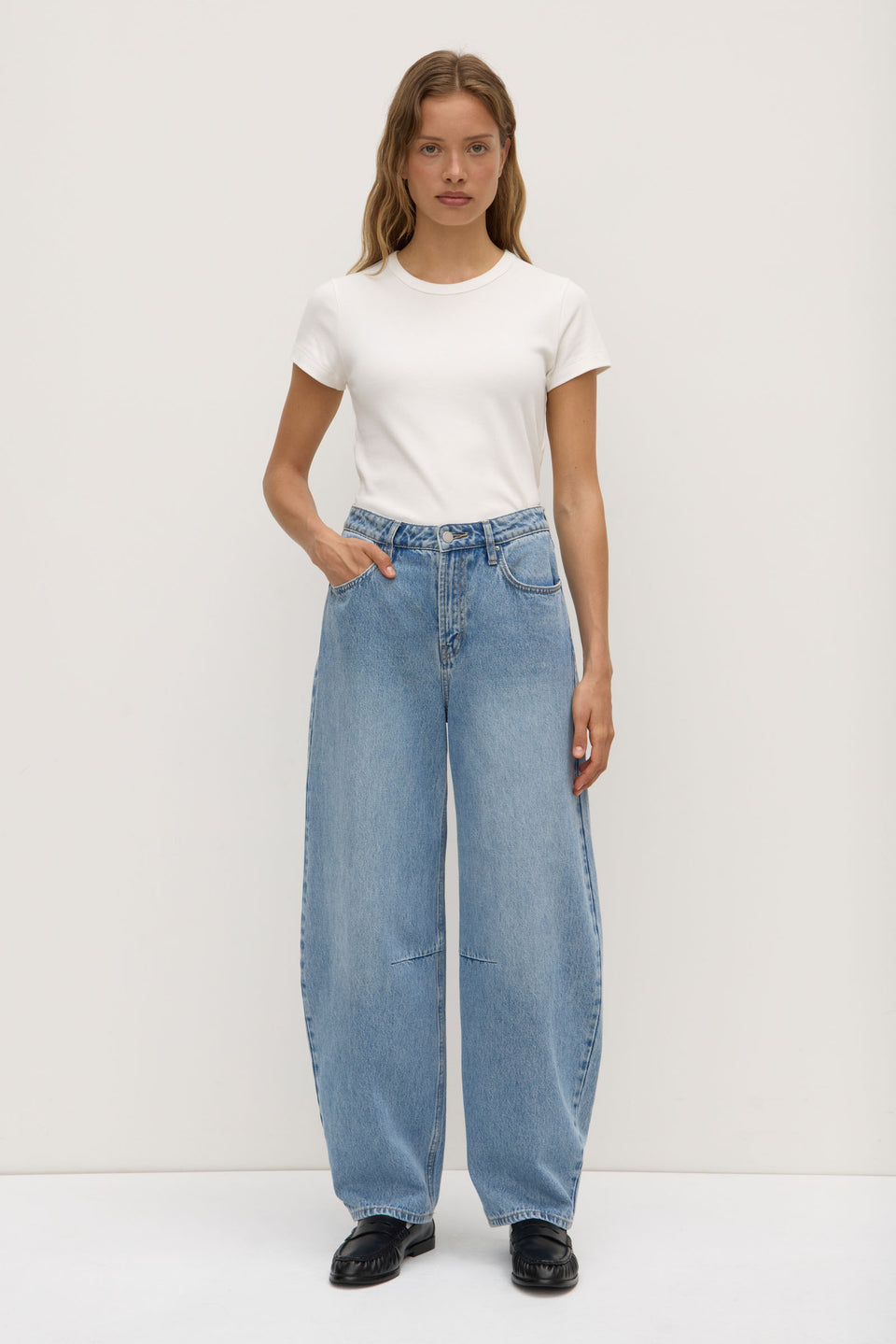 Womens High Rise Barrel Jean Indigo Fade | Assembly Label