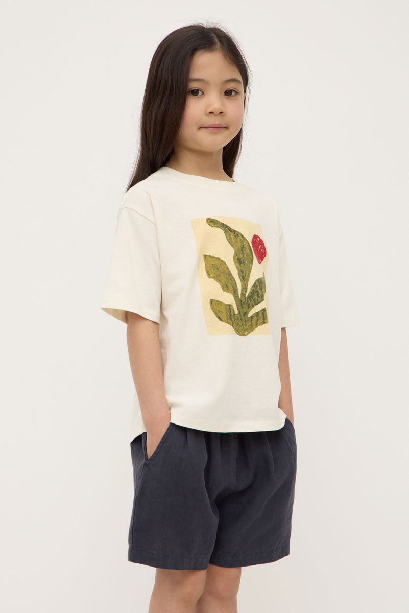 Kids Natural Tee Pebble | Assembly Label