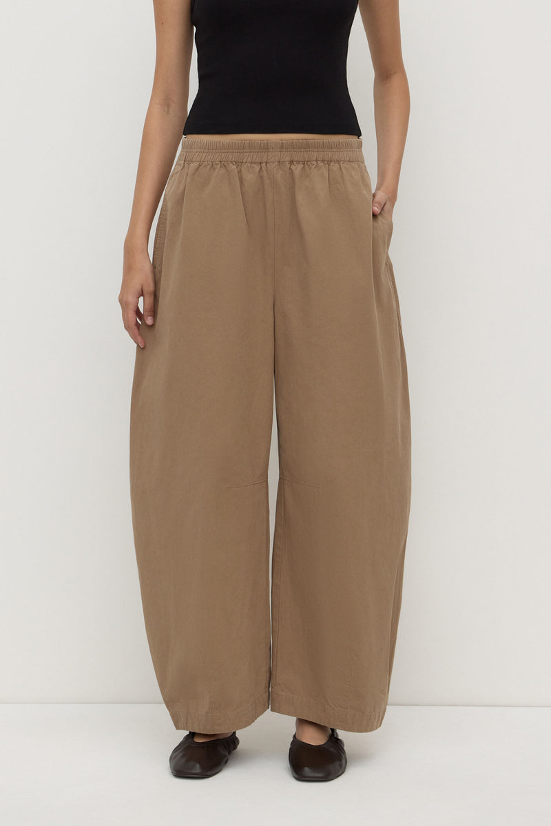 Womens Lola Barrel Pant Dark Tan | Assembly Label