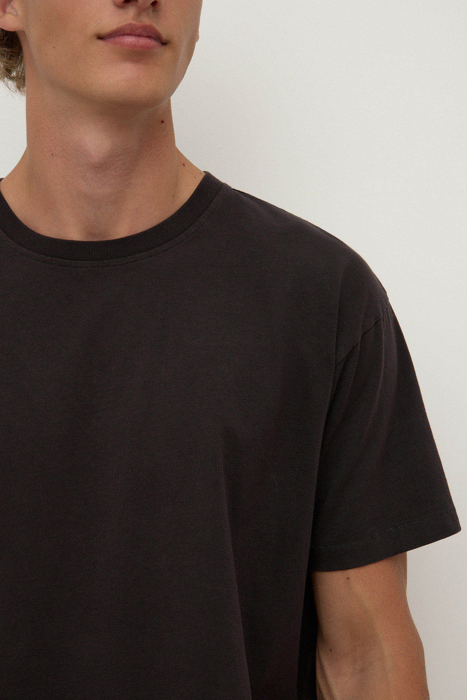 Mens Ross Tee Washed Black | Assembly Label
